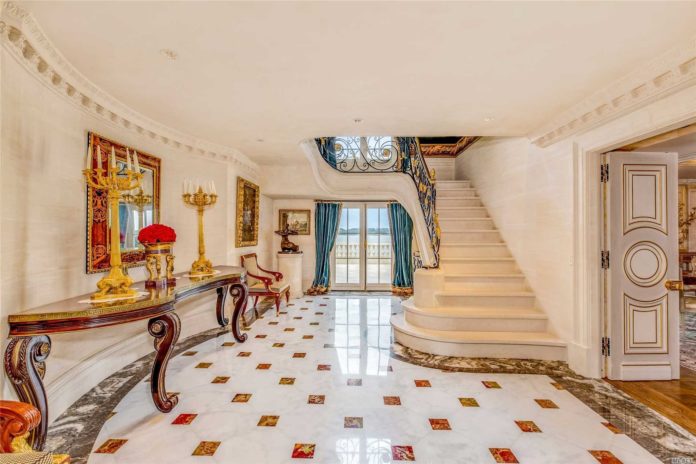 Versailles-inspired Kings Point Mansion Asks $35-$50M