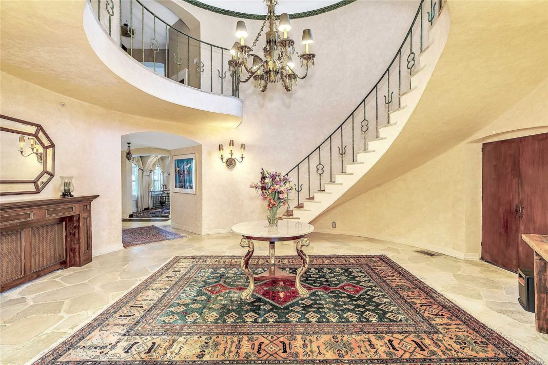 Soundfront Sands Point Mediterranean-style Mansion Asks $5.9M