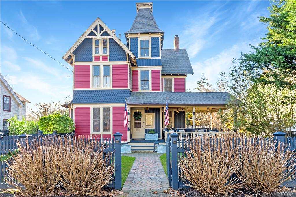 Charming Victorian Home in Bay Shore Asks $849K