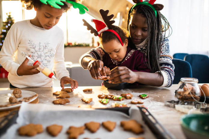 10 Fun Family Traditions For The Holiday Season
