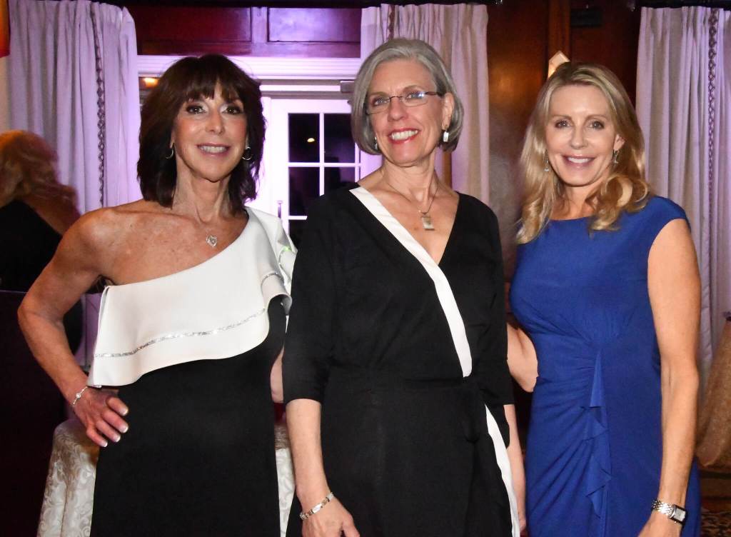 Westbury Arts Holds 2022 Black and White Gala Fundraiser