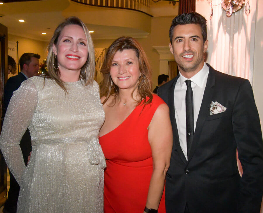 Compass Celebrates the Holidays in Roslyn