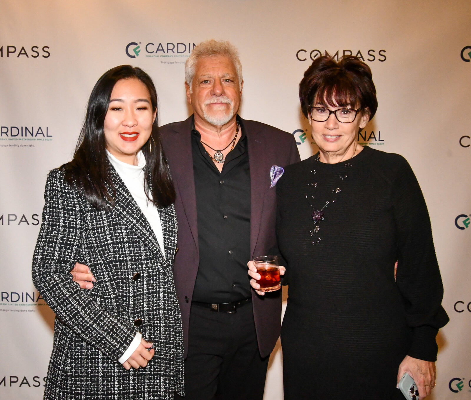 Compass Celebrates the Holidays in Roslyn