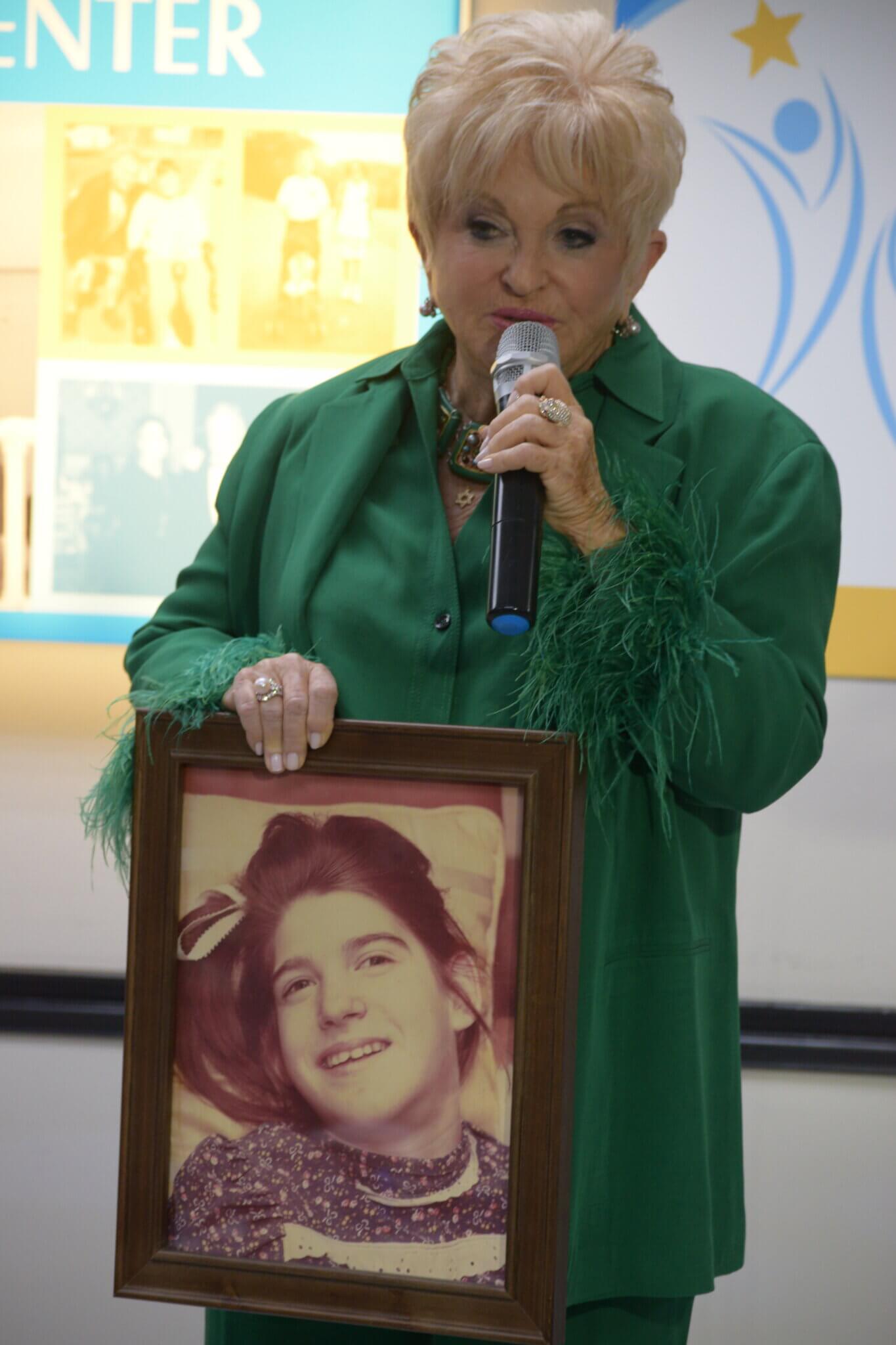 Gov. Hochul Joins Life’s WORC To Honor Founder Victoria Schneps-Yunis