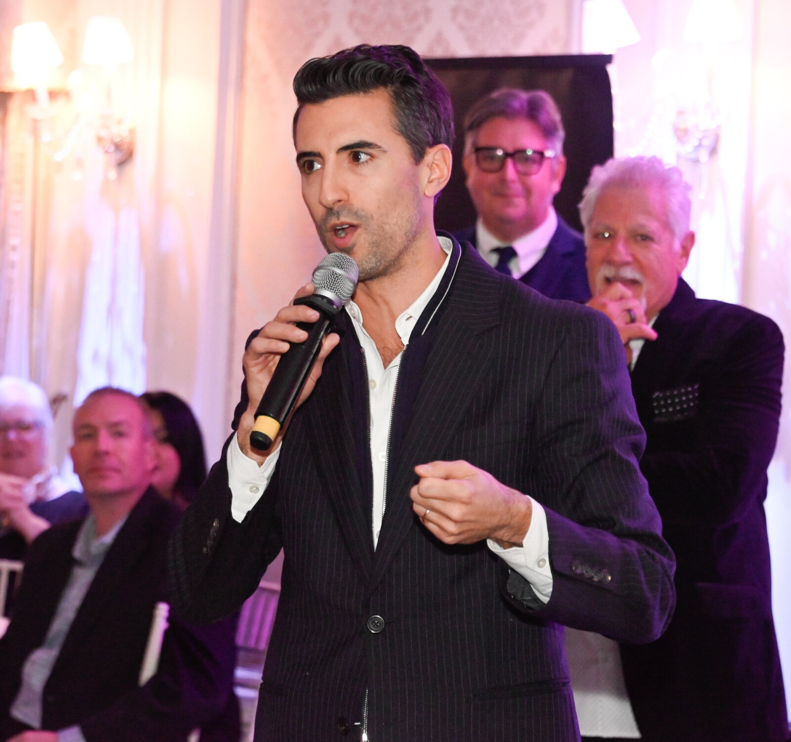 Compass Celebrates the Holidays in Roslyn