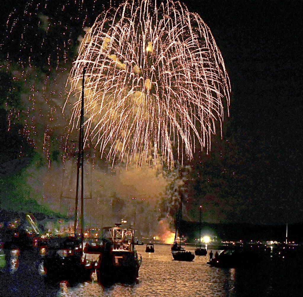 Hempstead Harbor Fireworks