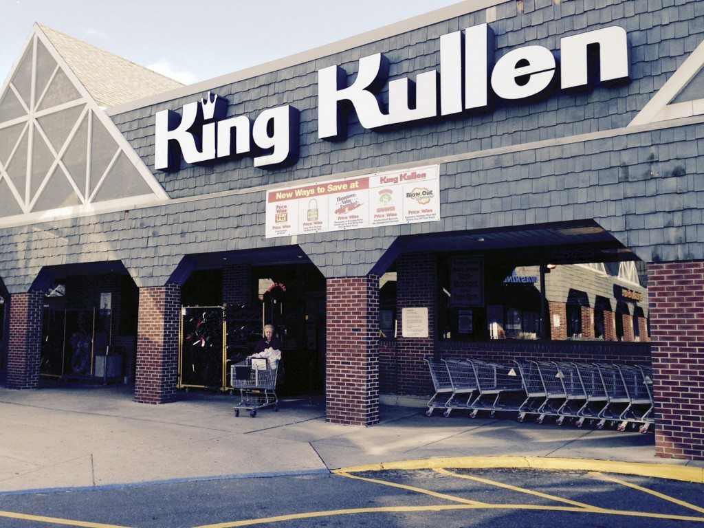 King Kullen Closed in Port