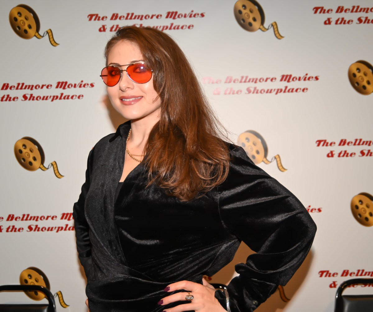 Image 7 Host Jennifer Feldman