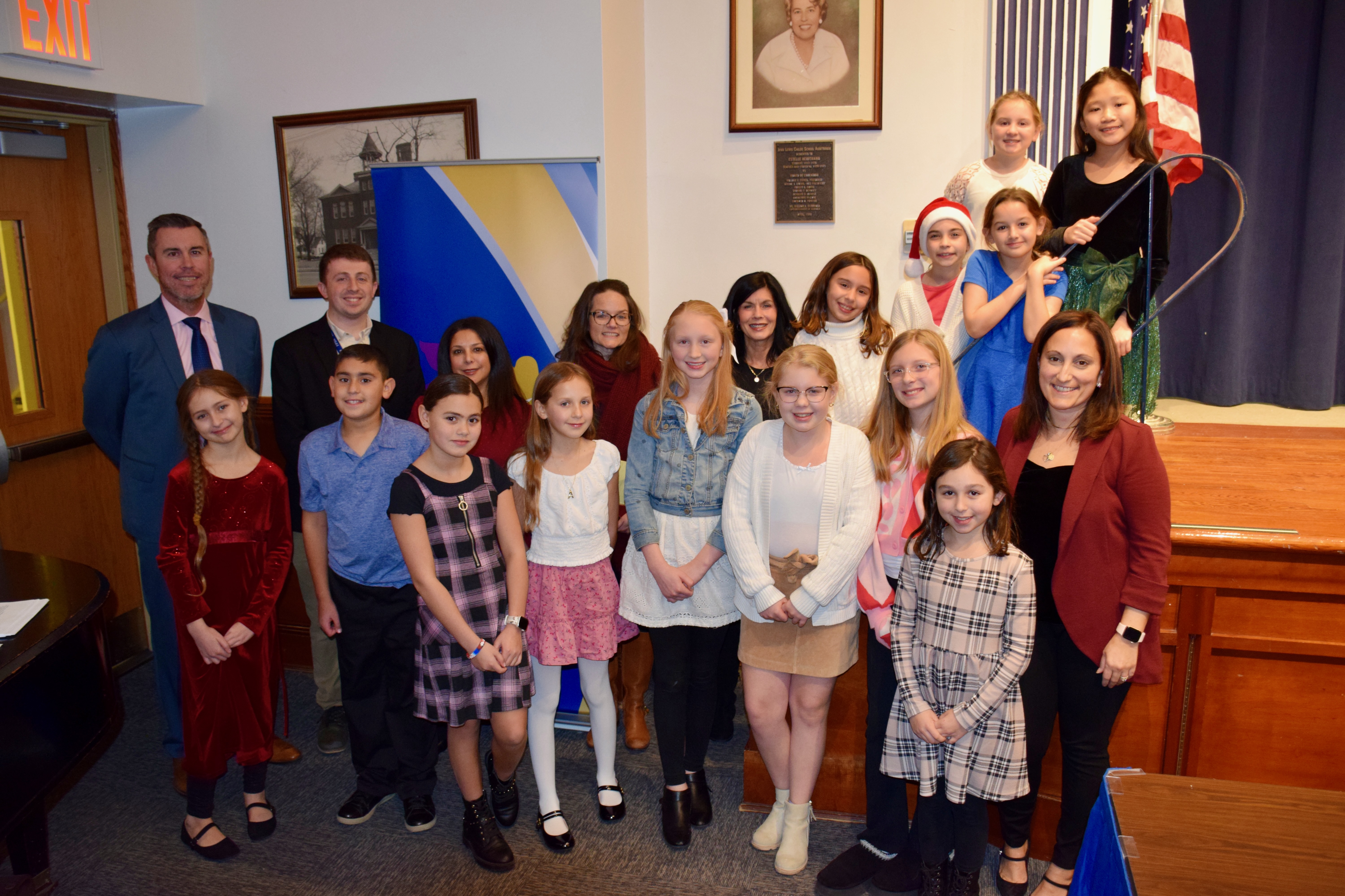 Floral Park-Bellerose School chorus performs festive winter song at ...