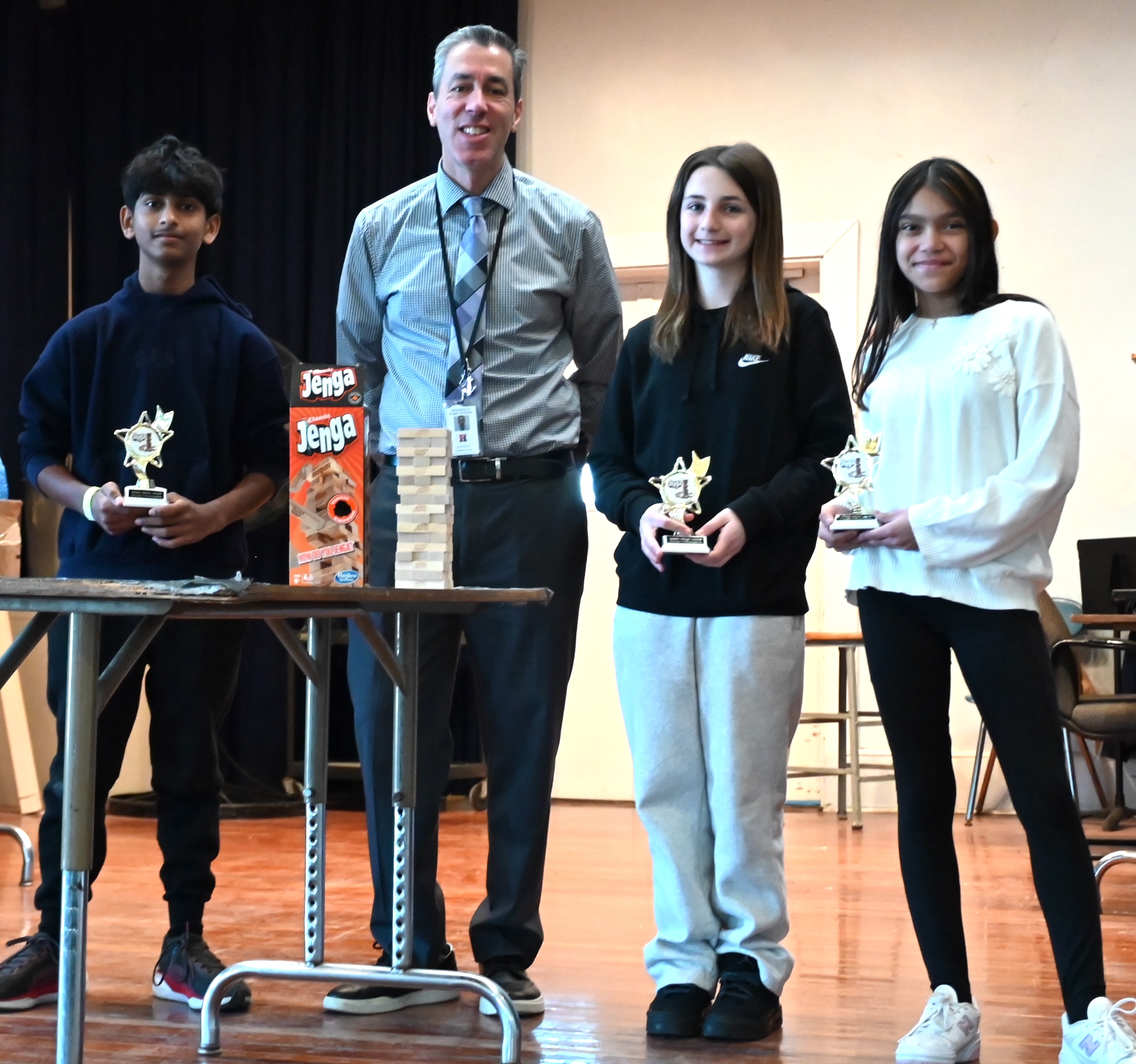Hicksville Middle School builds community with Jenga tournament