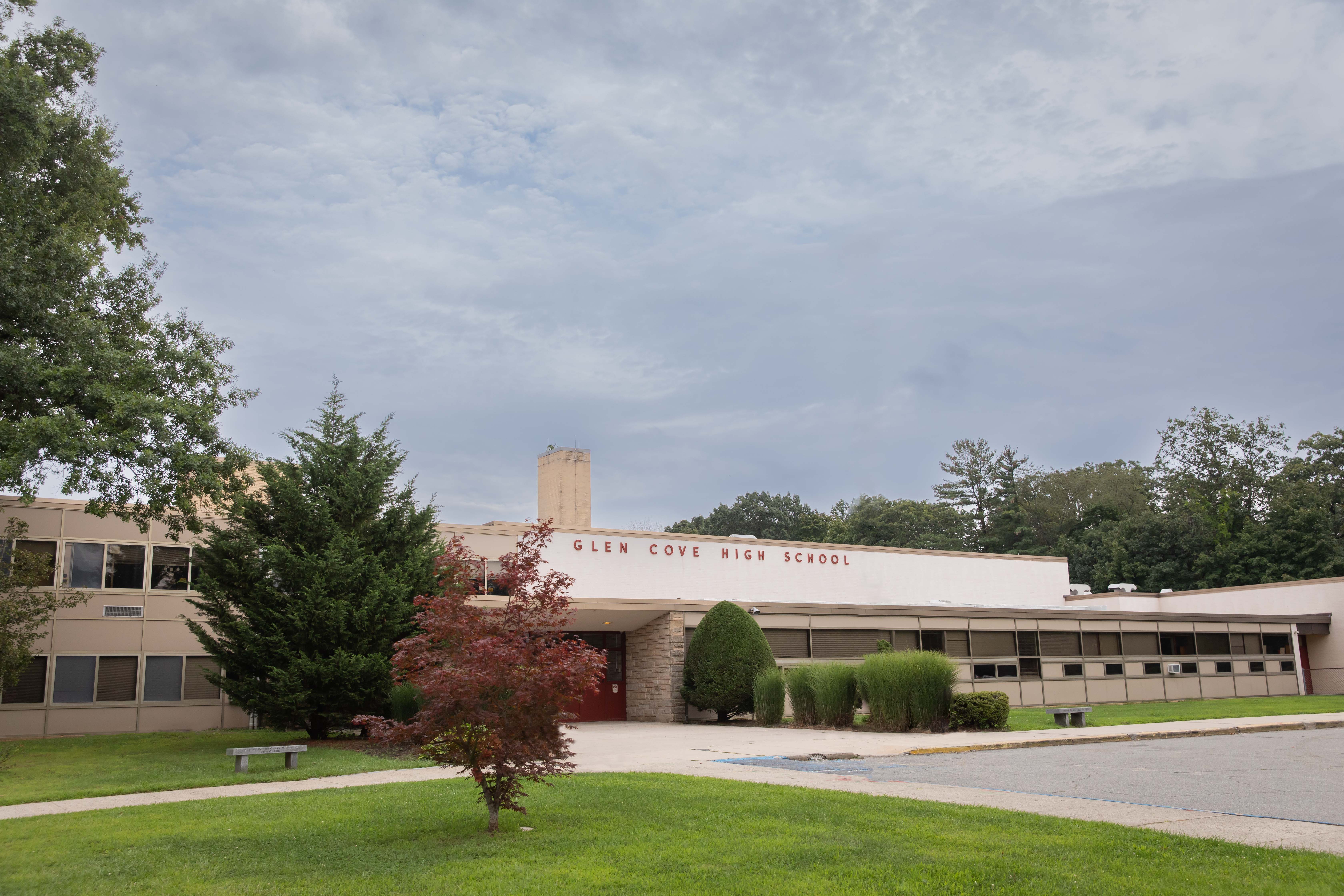 3 vie for 2 seats on the Glen Cove school board