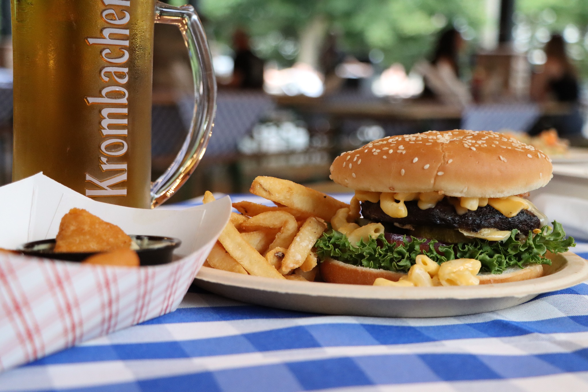 Plattduetsche mashes up bacon and mac & cheese in one irresistible food ...