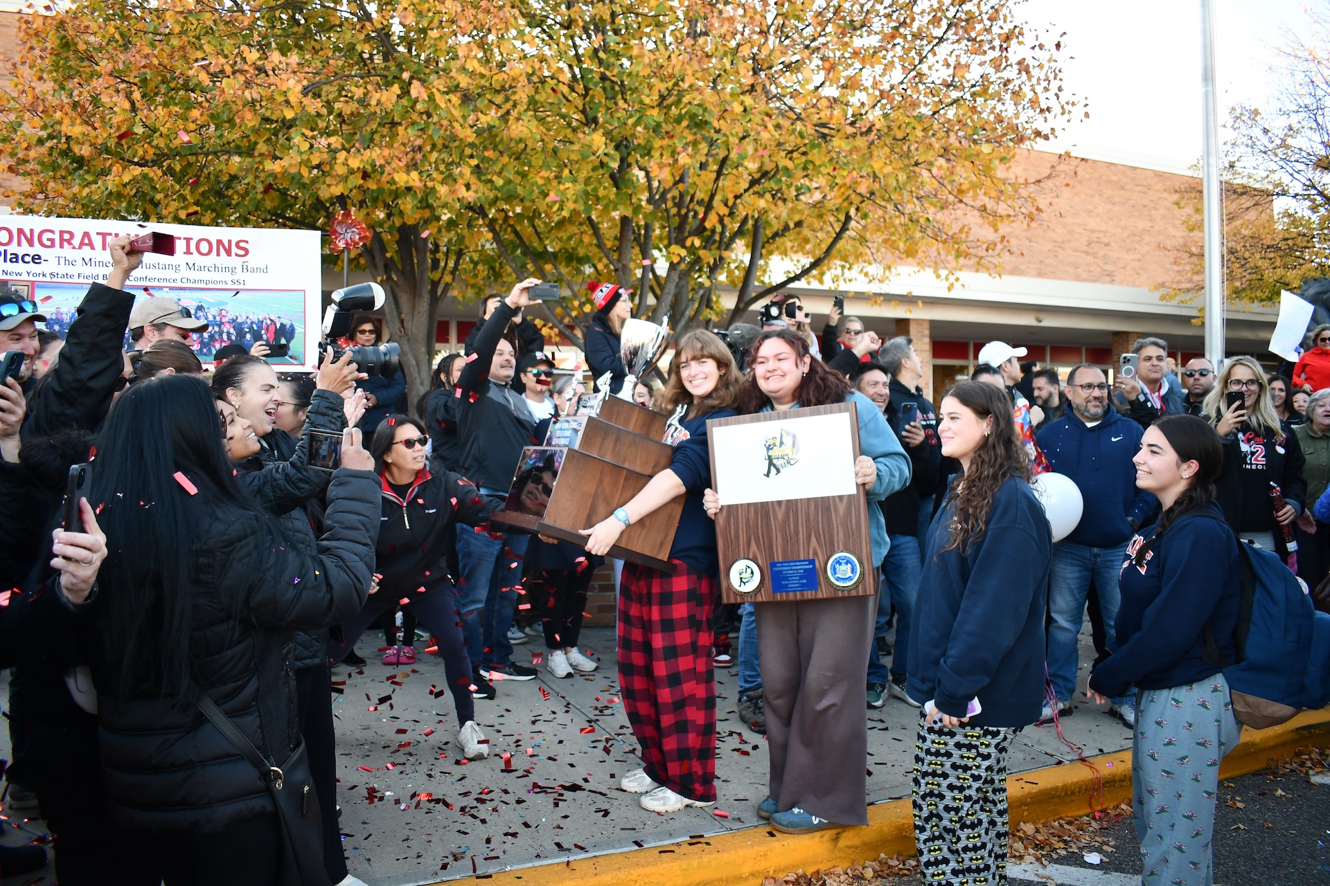 Mineola Mustangs win marching band State Championship